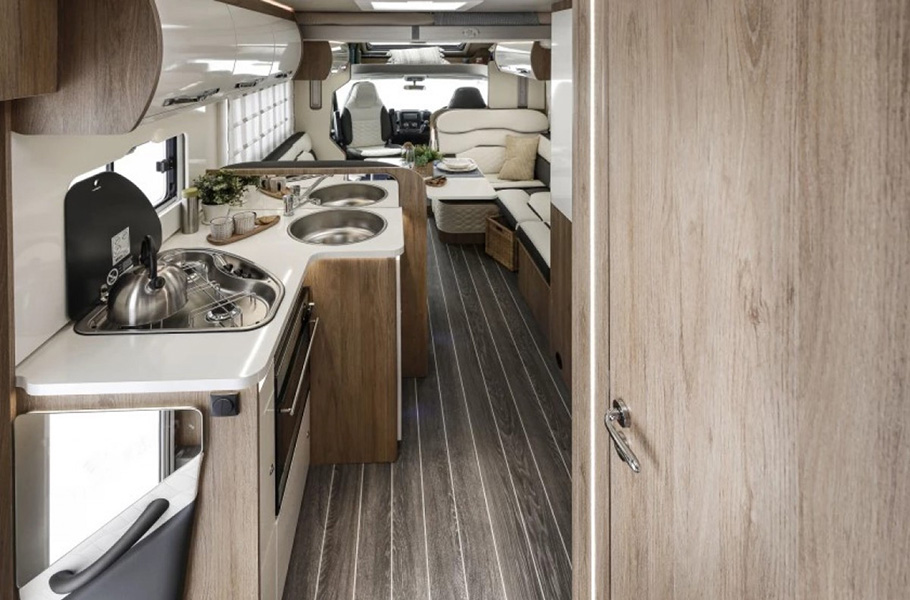 6 Berth Auto Roller 707 Low Line Motorhome | Yorkshire Motorhome Sales ...